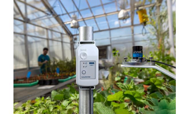 MX2308 Temp/RH/PAR Data Logger MX2308 | Onset's HOBO Data Loggers